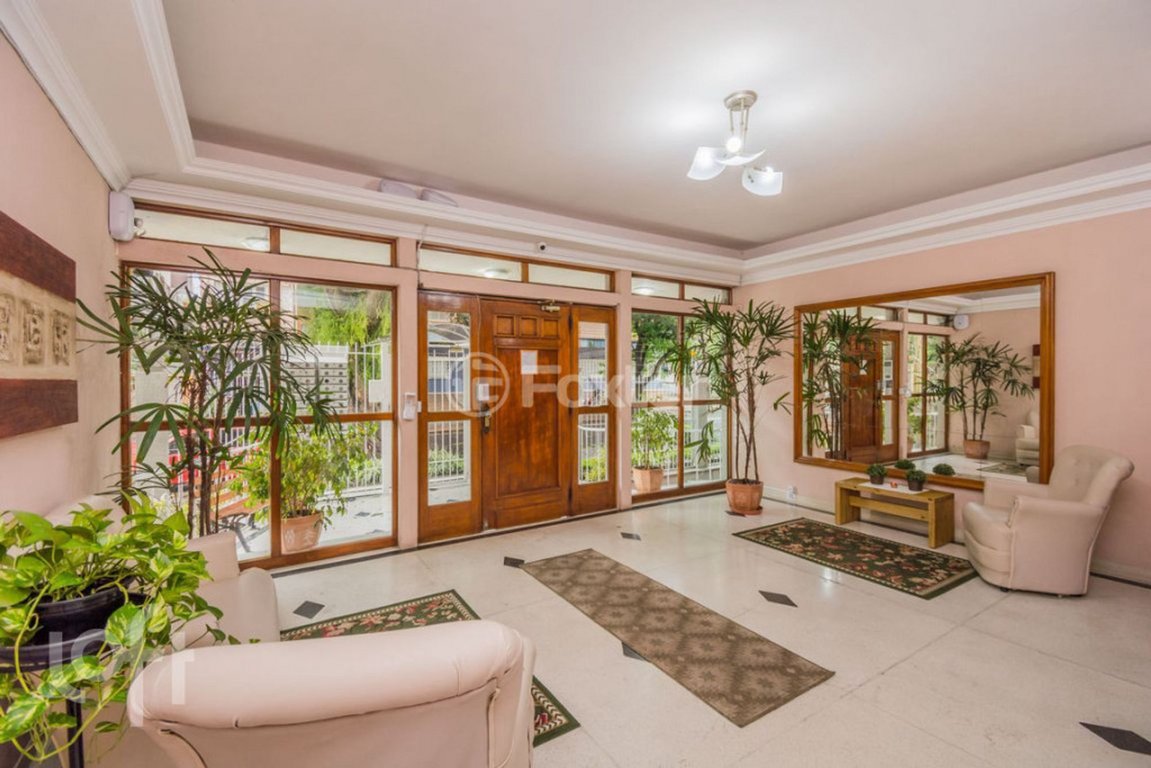 Condomínio Edificio Cidade de Rio Pardo - Rua Ferreira Viana, 379, Petrópolis