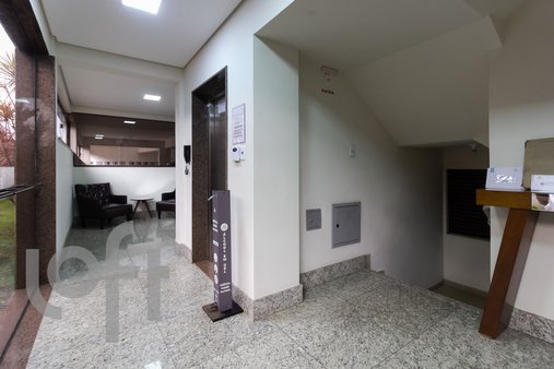 Condomínio Edifício Valdir Portela - Rua Rodolfo Jacob, 240, Barreiro